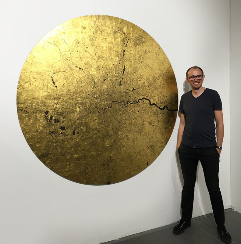 Artist Ewan David Eason goes for gold with his new living exhibition at 45 Park Lane