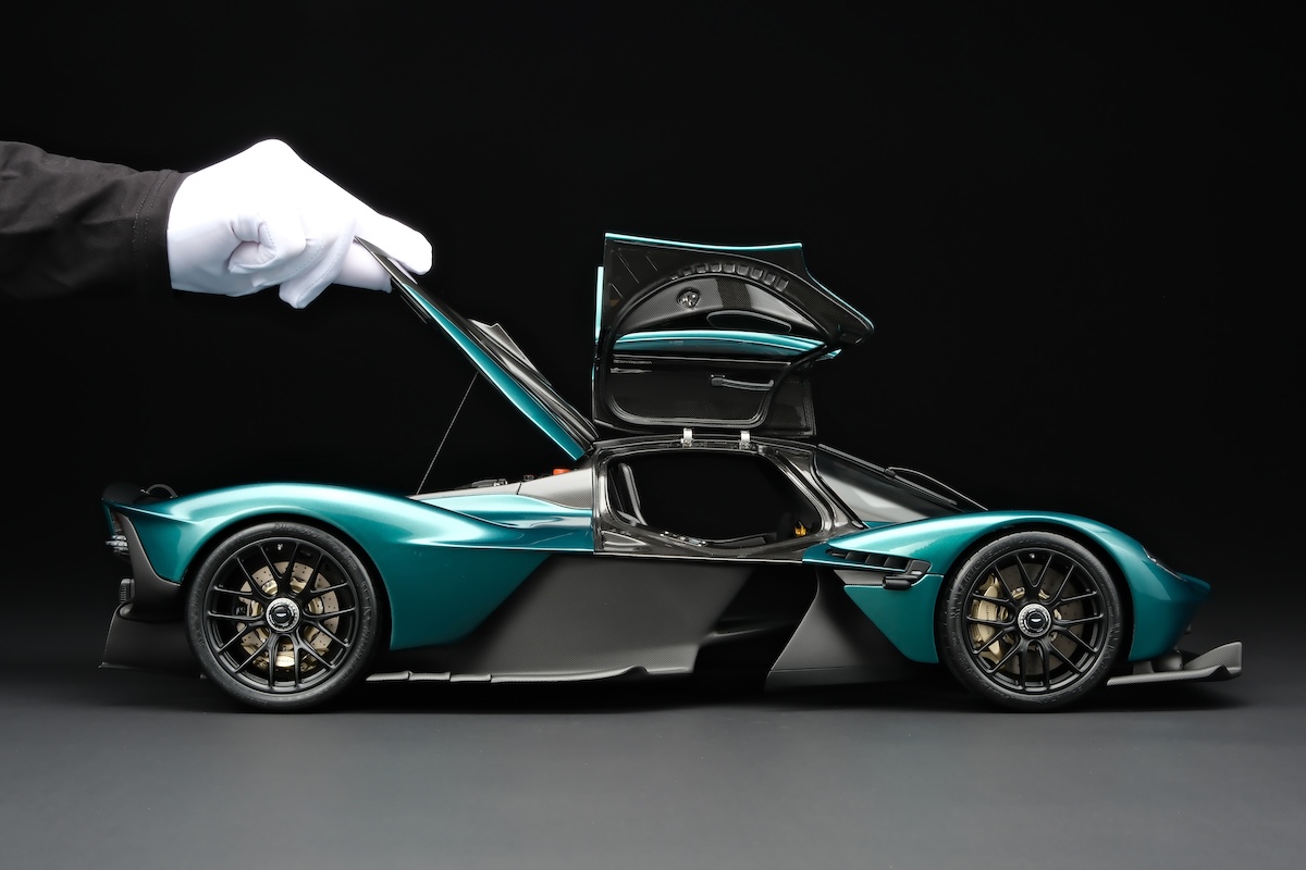 Amalgam unveils Aston Martin Valkyrie scale model replicas - Tempus ...