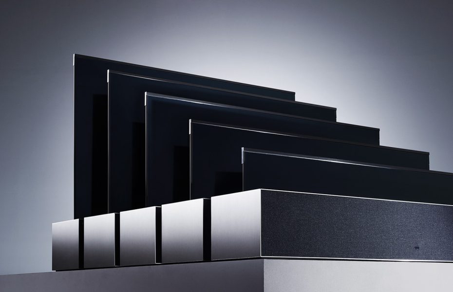 Long-awaited LG SIGNATURE OLED R, the world's first rollable TV ...