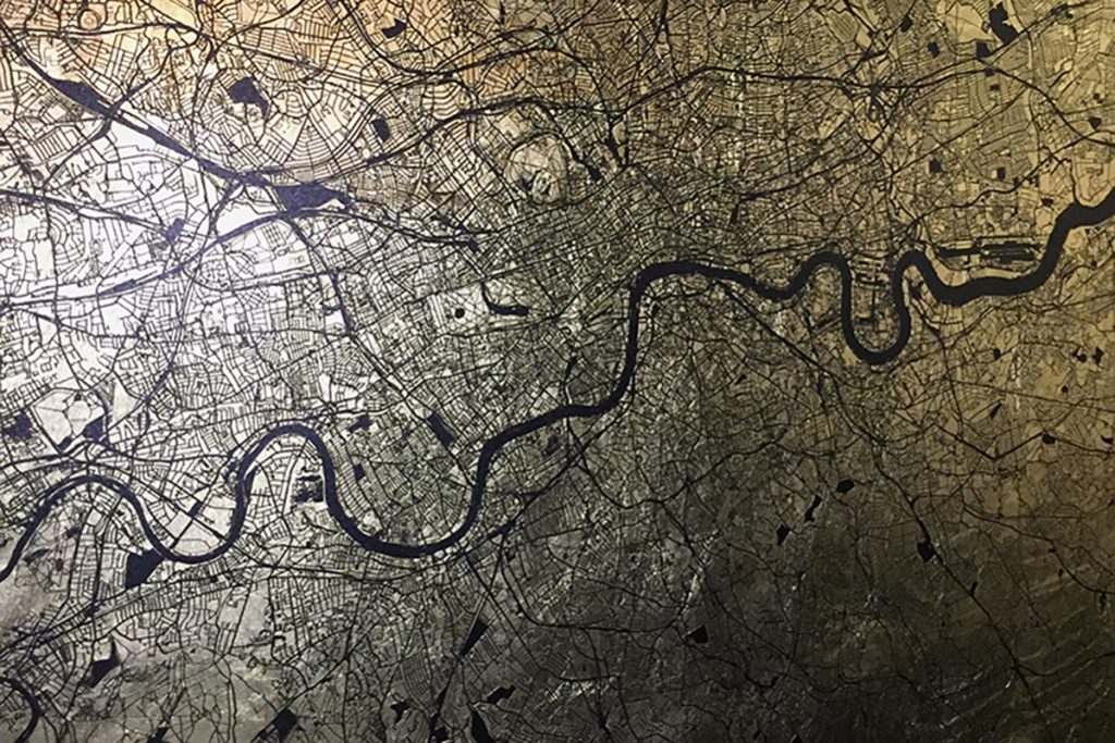 Artist Ewan David Eason goes for gold with his new living exhibition at ...